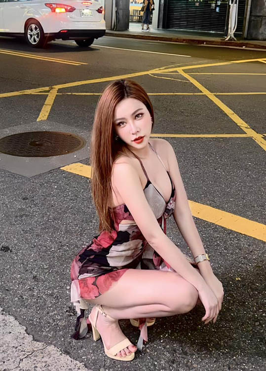 ชมพู่ ชลชญา chompoofhm เปิดวาร์ป พริตตี้ เซ็กซี่ ดีกรีนางแบบ FHM