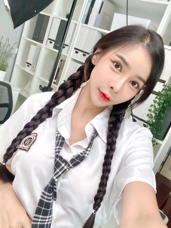gamploy น้อง แกมพลอย พริตตี้ ดีเจ ชื่อดัง โอลี่แฟน ดาวทวิต ดาวtiktok